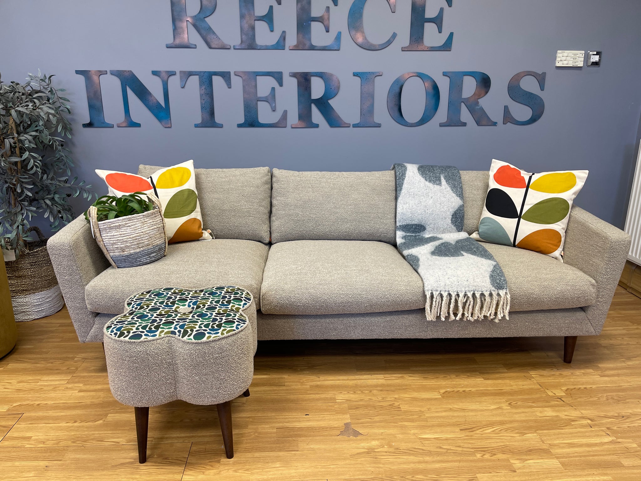 ORLA KIELY DORSEY XL 4 seater standard back sofa in Clarin Clay grey b